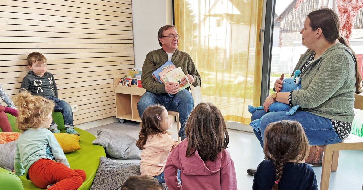 Leseaktion im Rahmen von "Zimmern Glänzt" in der KiTa Semder Pfad ...